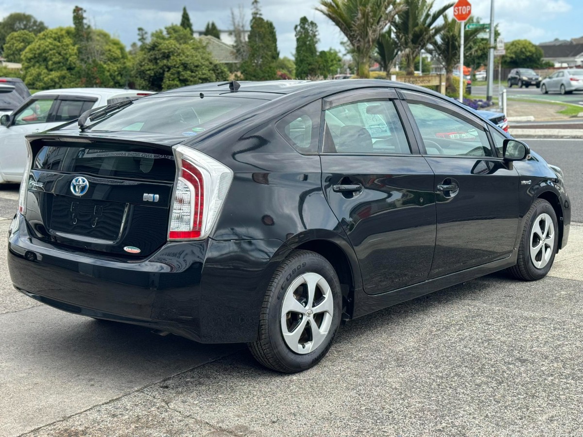 2015 Toyota Prius | Cars Direct